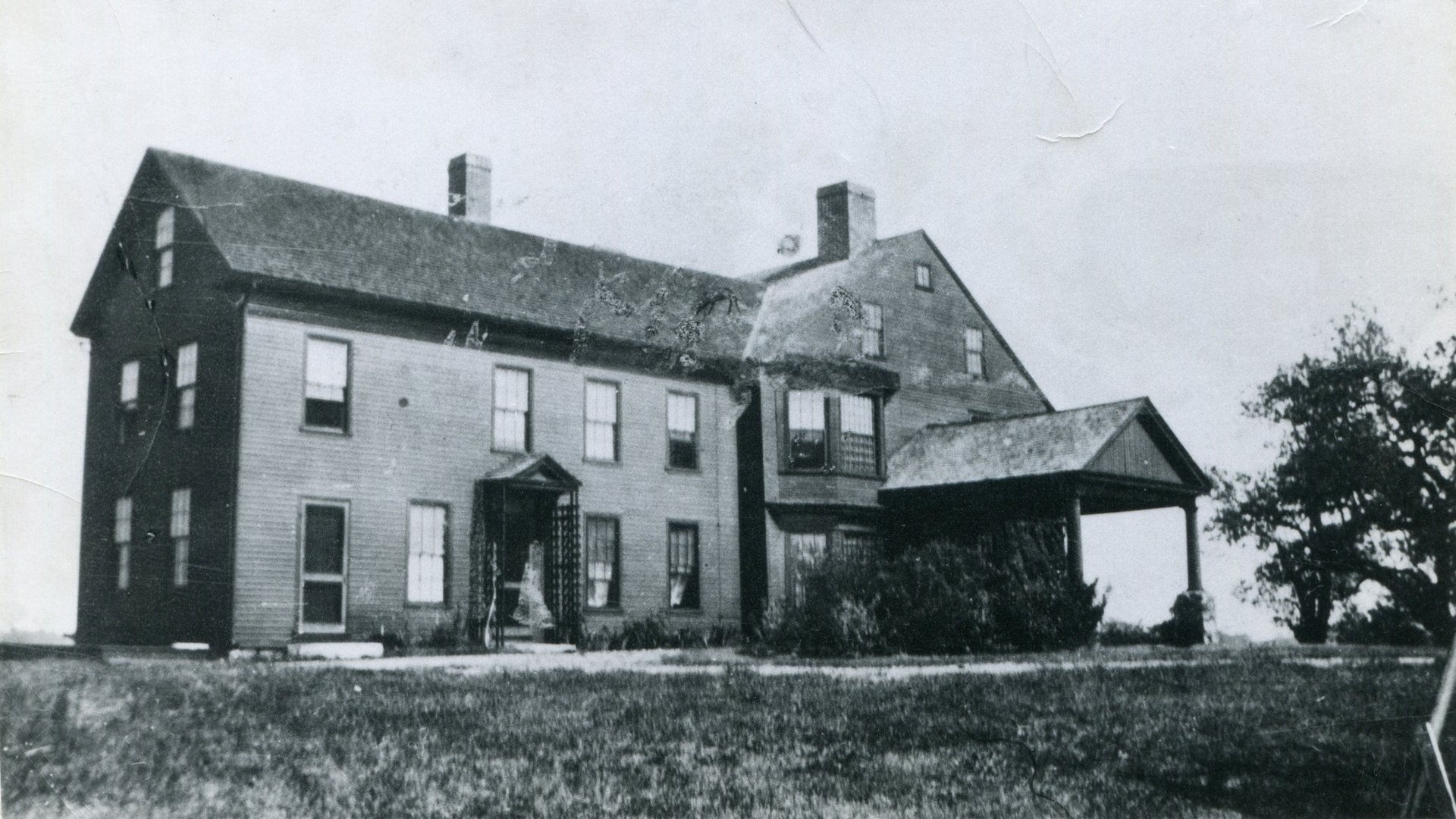 Tracing History - University of New England